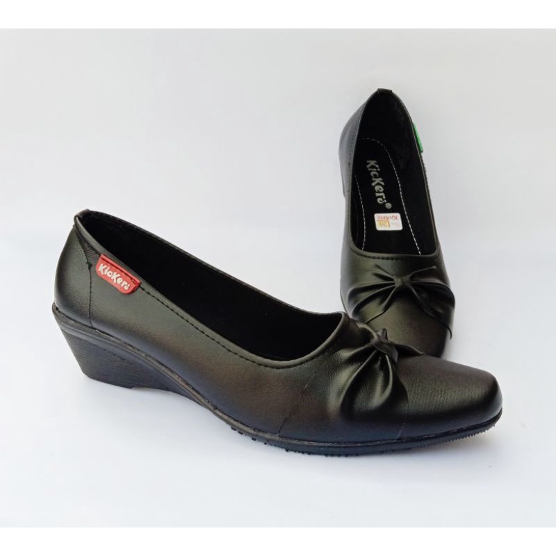 Jual SEPATU KERJA WANITA KANTOR ASLI CANTIK MODEL WEDGES HITAM MOTIF ...