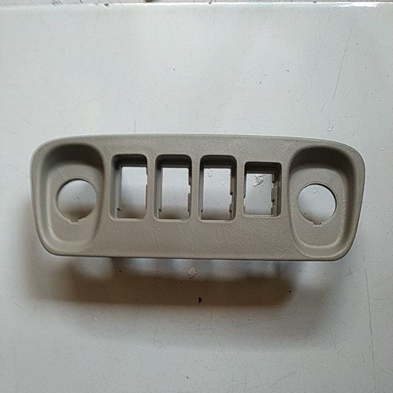 Jual Cover Instrumen panel switch saklar dashboard Innova lama original ...