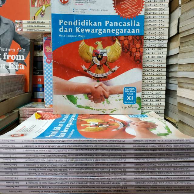 Jual buku PR pendidikan pancasila dan kewarganegaraan untuk SMA kelas 2 XI 11 semester 1 intan ...