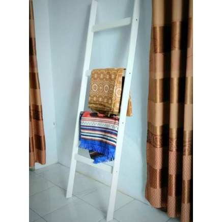 Jual Ladder hanger / hanger kayu / rak mukena / rak jilbab / tempat ...