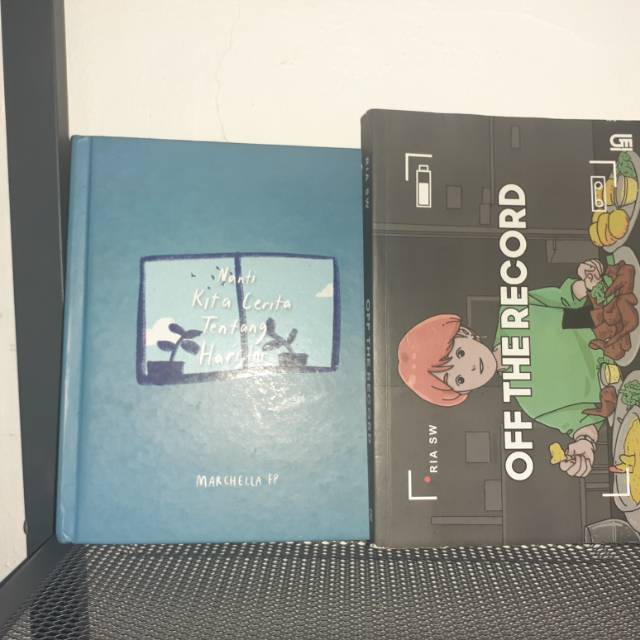 Jual BUKU RIA SW (OFF THE RECORD) & NKCTHI (NANTI KITA CERITA TENTANG ...