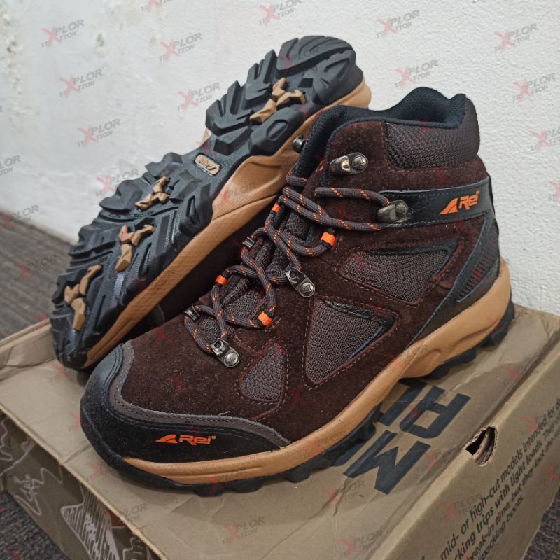 Jual Sepatu Gunung Pria Arei Rei Blacksmith | Shopee Indonesia