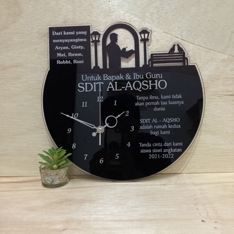 Jual JAM DINDING AKRILIK : KENANG-KENANGAN HADIAH UNTUK BAPAK IBU GURU ...