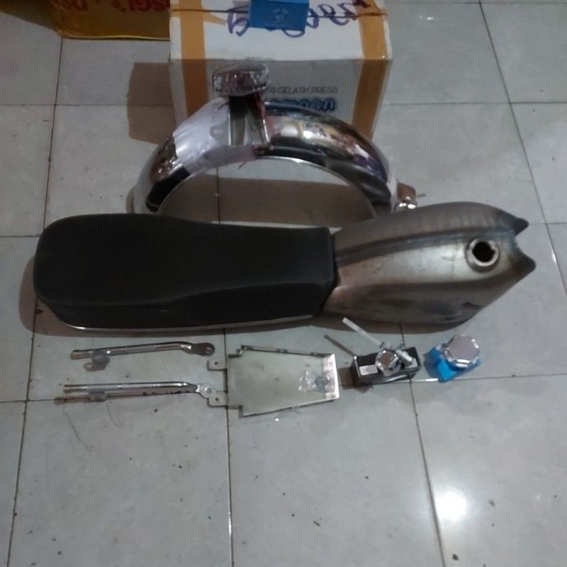 Jual PAKET HEMAT BAJU CB 100 BODY SET CB 100 SESUAI FOTO BODI SET CB ...