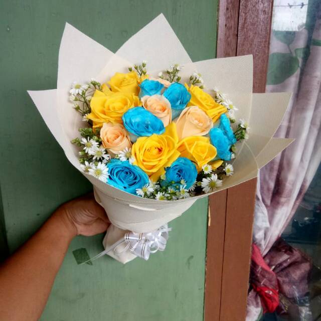 Jual Bucket Bunga Mawar | Bucket Bunga Wisuda | Hadiah Ulang Tahun ...