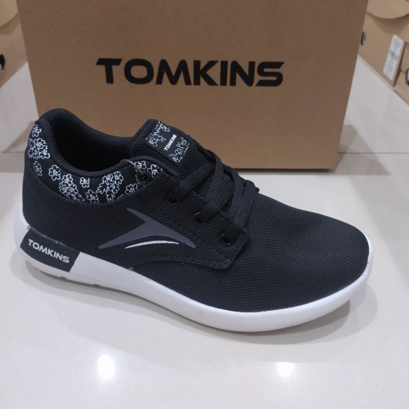 Jual sepatu sekolah Tomkins promo ringan unisex( bisa cwe/cwo) | Shopee ...