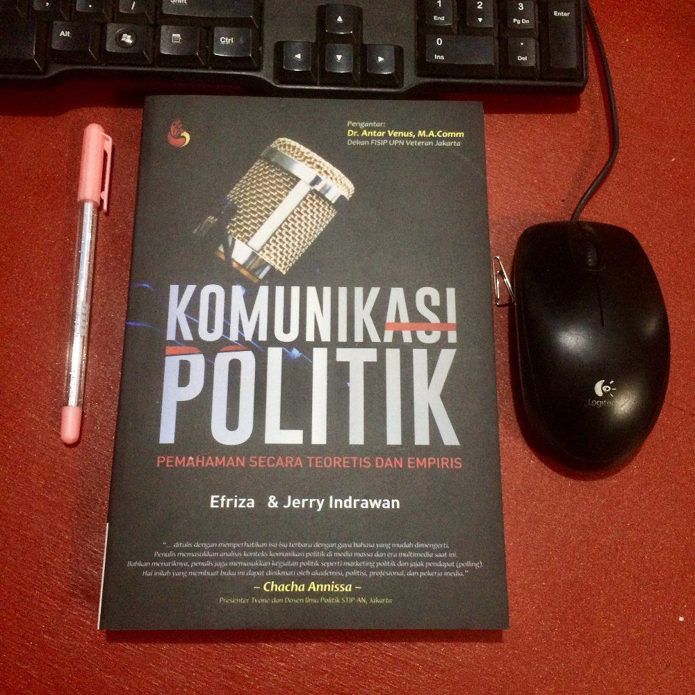 Jual Buku Komunikasi Politik - Efriza dan Jerry Indrawan - Buku Original | Shopee Indonesia