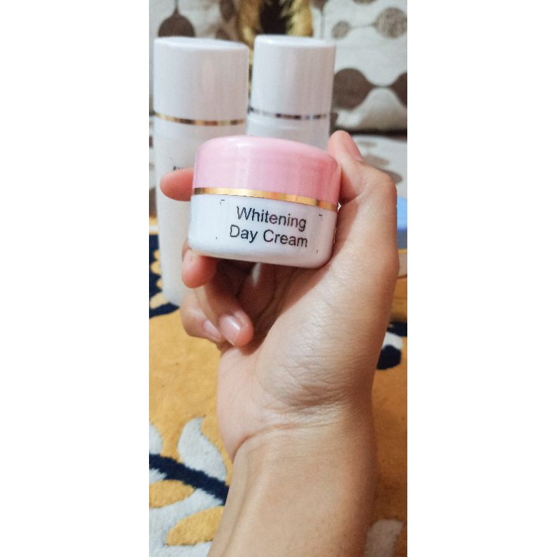 Jual DAY CREAM WDC FARMA ORI / cream siang / perawatan wajah kusam ...