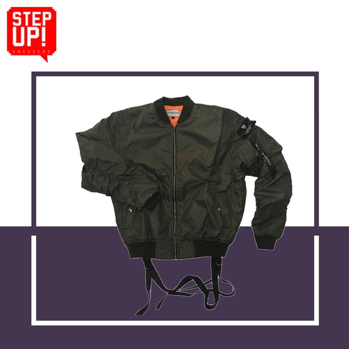 Jual W.ESSENTIELS CHARAIX BOMBER JACKET OLIVE | Shopee Indonesia