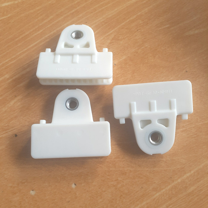 Jual Plastik penjepit rel turun-naik kaca pintu mobil universal ...