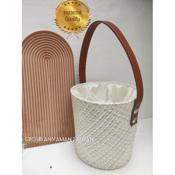 Jual READY Tas pandan parcel EMBER POLOS GAGANG SATU VINYL tas hampers ...