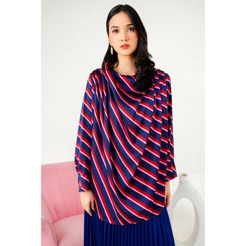 Jual Yuri Top Navy(L) | Shopee Indonesia