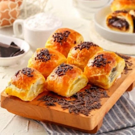 Jual Chepy Bolen Pisang Rasa Coklat Keju | Shopee Indonesia