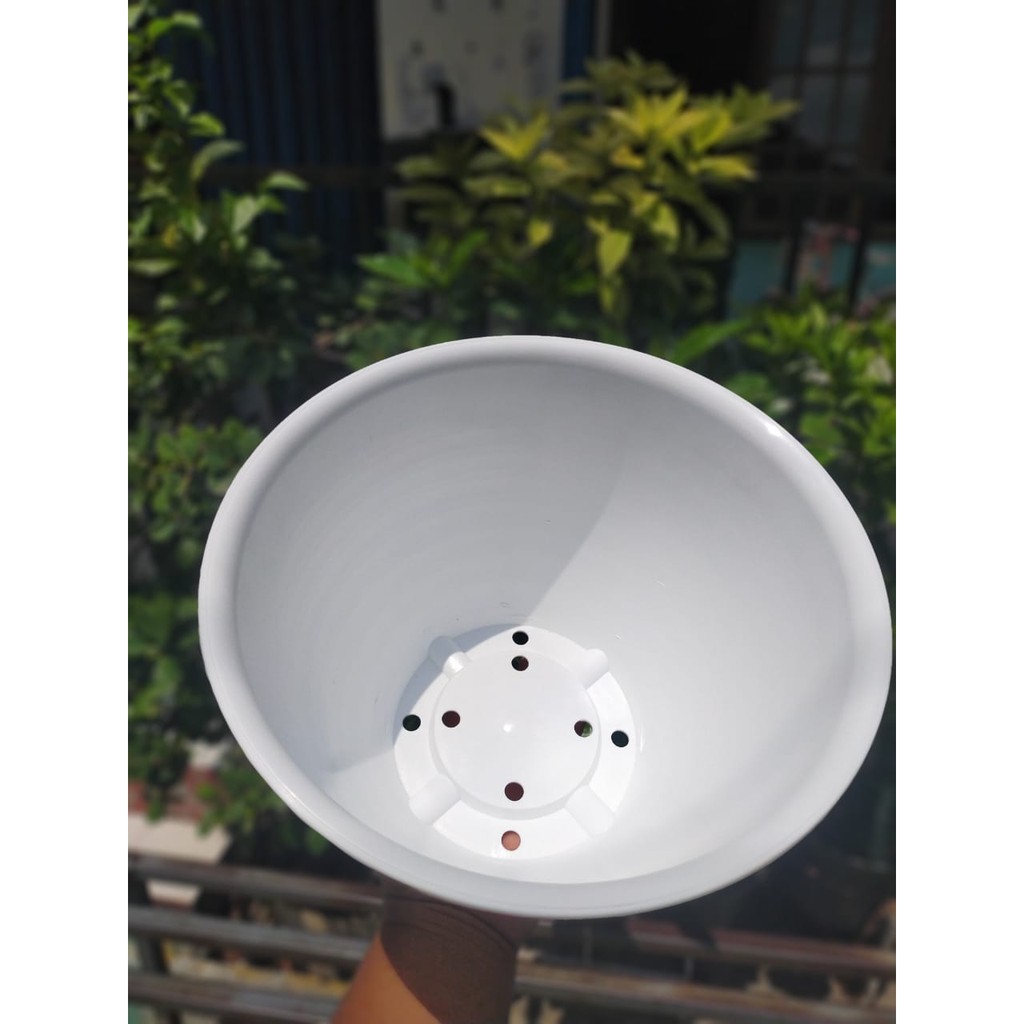 Jual Pot Tawon 27 Cm Putih Tawon Pot 28 Plastik 27cm Vas Pot Bunga ...