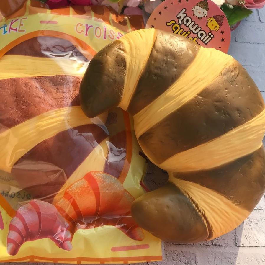 Jual KSI Jumbo Croissant Licensed Squishy (GEPENG) | Shopee Indonesia