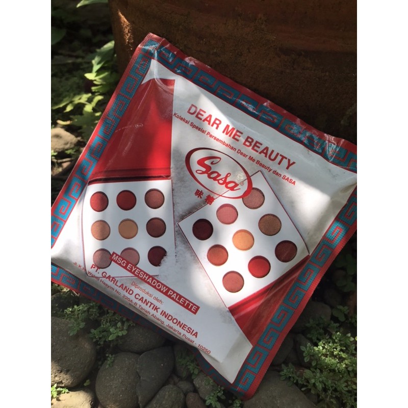 Jual Dear Me Beauty x Sasa Eyeshadow Palette | Shopee Indonesia