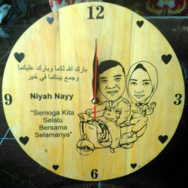 Jual Jam dinding kayu pinus/pallet custom | Shopee Indonesia