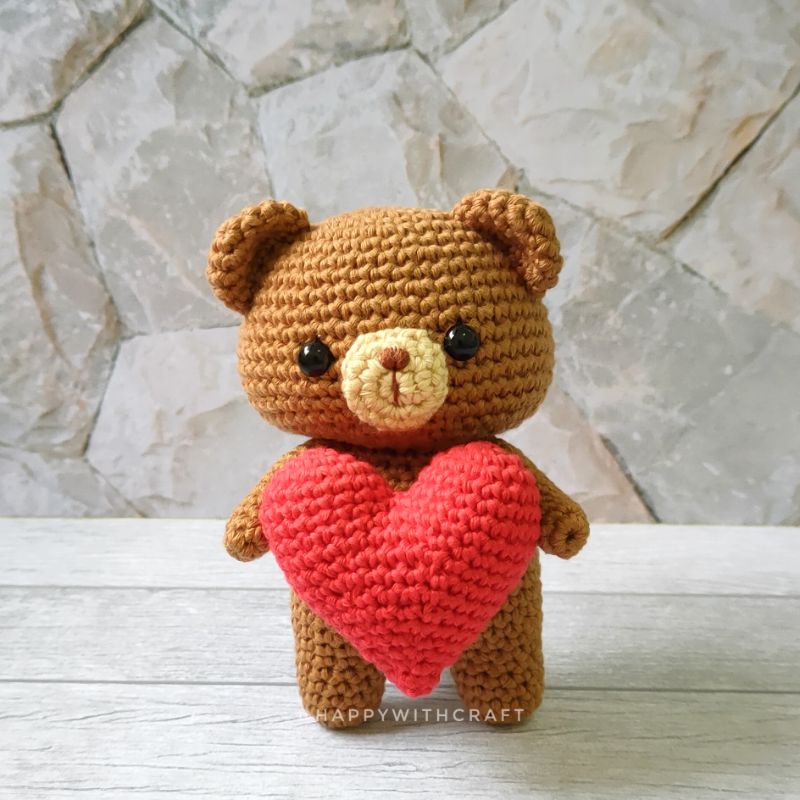 Jual [READY STOCK] Boneka Rajut / Amigurumi Bear with Heart | Shopee ...