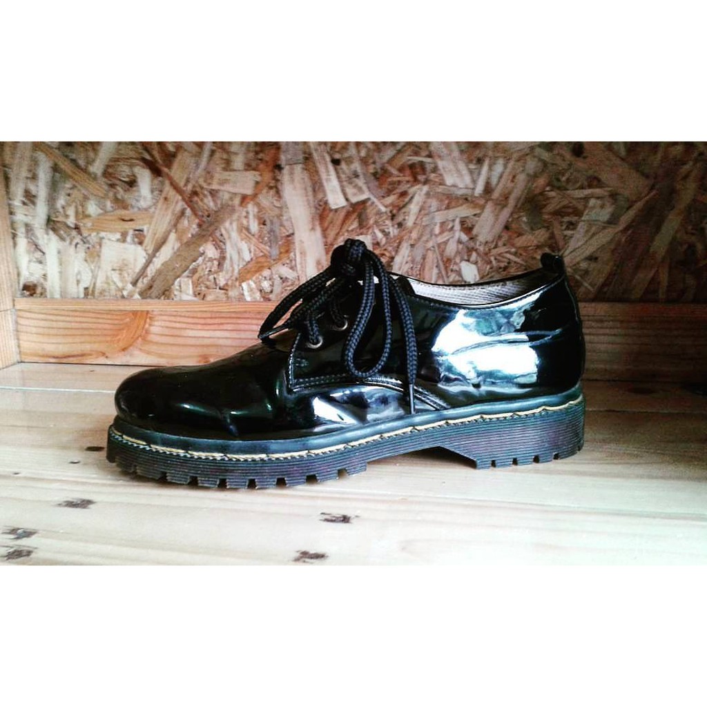 Jual Docmart Glossy Black | Shopee Indonesia