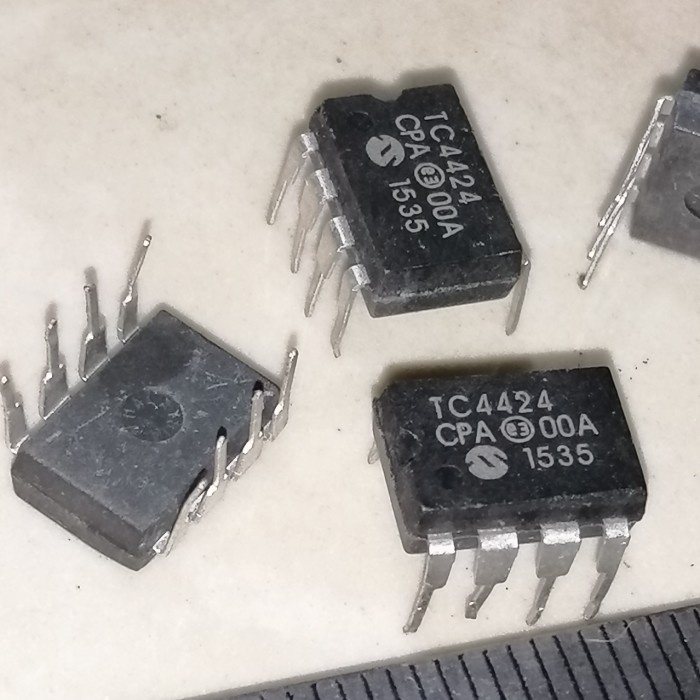 Jual TC4424 CPA EPA TC4424CPA TC 4424 IC Dual Mosfet Driver Dip-8 3A ...