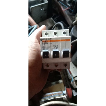 Jual Mcb Merlin Gerin NC45a/NC50a 3Phase 40A | Shopee Indonesia