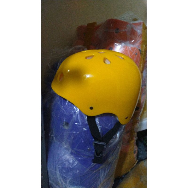 Jual Helm rafting helm gowes tubbing flying fox outbound skate board ...
