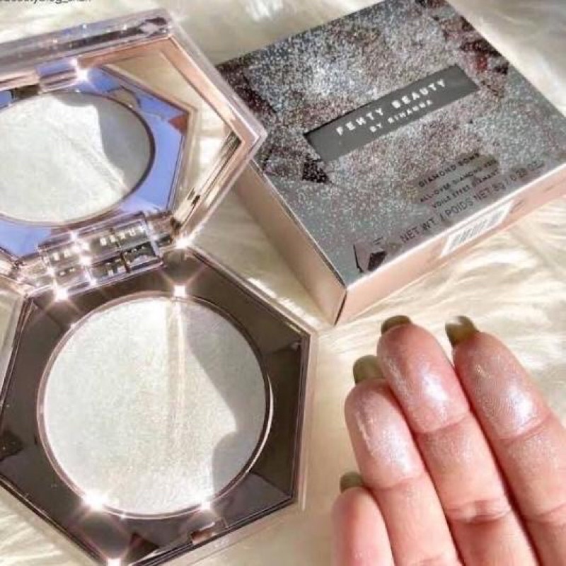 Jual FENTY BEAUTY DIAMOND BOMB VIRALLL !!! SHADE HOW MANY CARRATS ORI ...