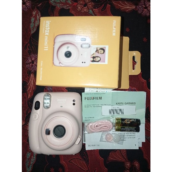 Jual kamera palaroid instax mini 11 (barang masih baru buka box aja ...