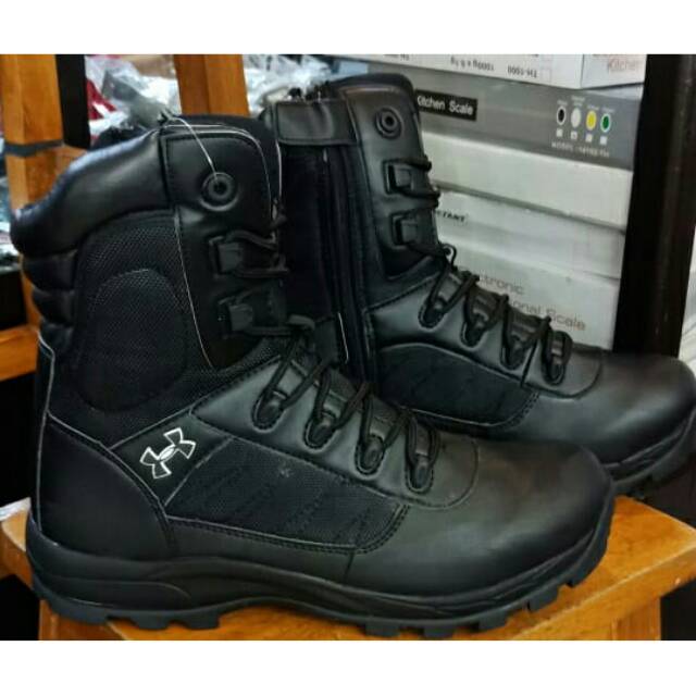 Jual Sepatu Boots Military Sepatu New Tactical Outdoor Underamour Hitam ...