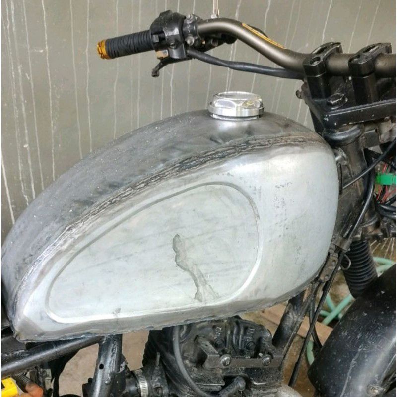 Jual tangki triumph tengki japstyle bratstyle bobber triump tangki ...
