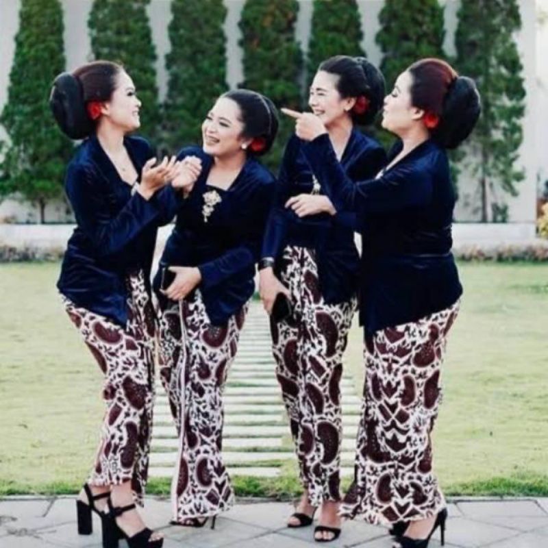 Jual Kebaya Bludru Kutubaru - Warna dan Size Lengkap | Shopee Indonesia