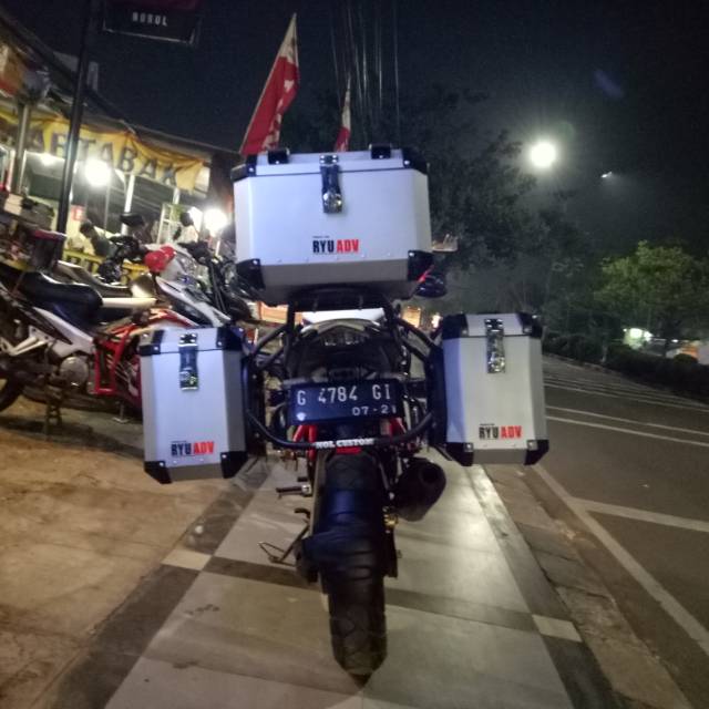 Jual Satu paket box pannier .top box 38 Liter sidbox 30 liter | Shopee ...