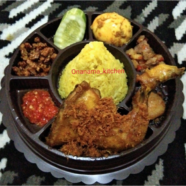 Jual tumpeng mini ayam jumbo sekat isi 8 menu enak tumini | Shopee ...