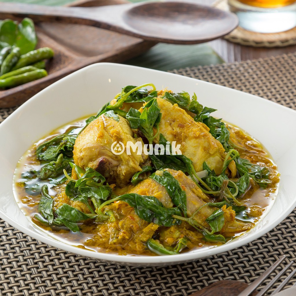 Jual Munik Resto's Ayam Woku 1/2 Ekor Ready to Eat | Shopee Indonesia