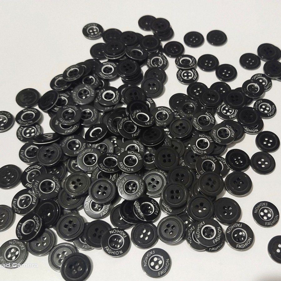 Jual kancing kemeja fashion 15 mm - ISI 100 BIJI kancing lubang empat ...