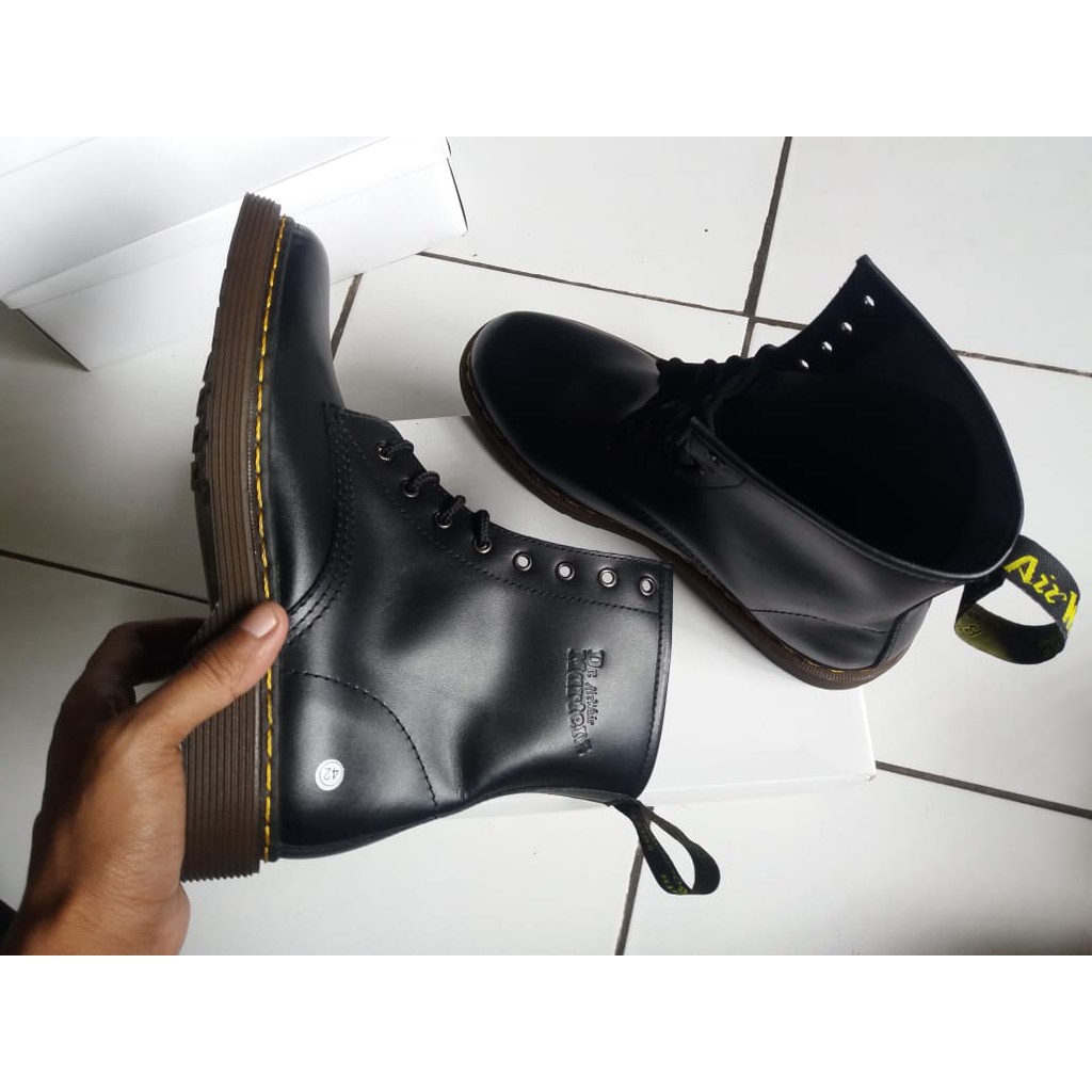 Jual Sepatu docmart kulit 8 hole cowo | Shopee Indonesia