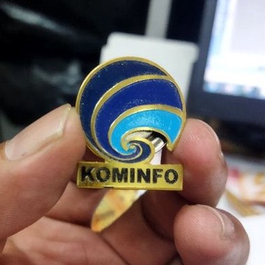 Jual PIN KOMINFO LOGAM TEMPEL PAKAI MAGNET PIN KUNINGAN PIN GOLD PLATE ...