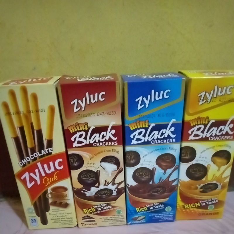 Jual PCS - Zyluc Mini Biscuit 45g 33g Varian Baru Biskuit Stick Black ...