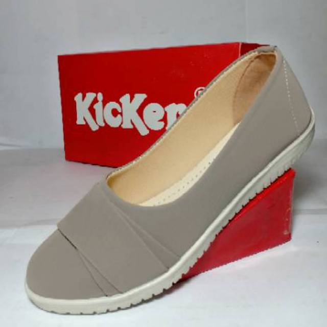 Jual Sepatu Kickers cewek slip on model cantik terbaru warna abu-abu ...