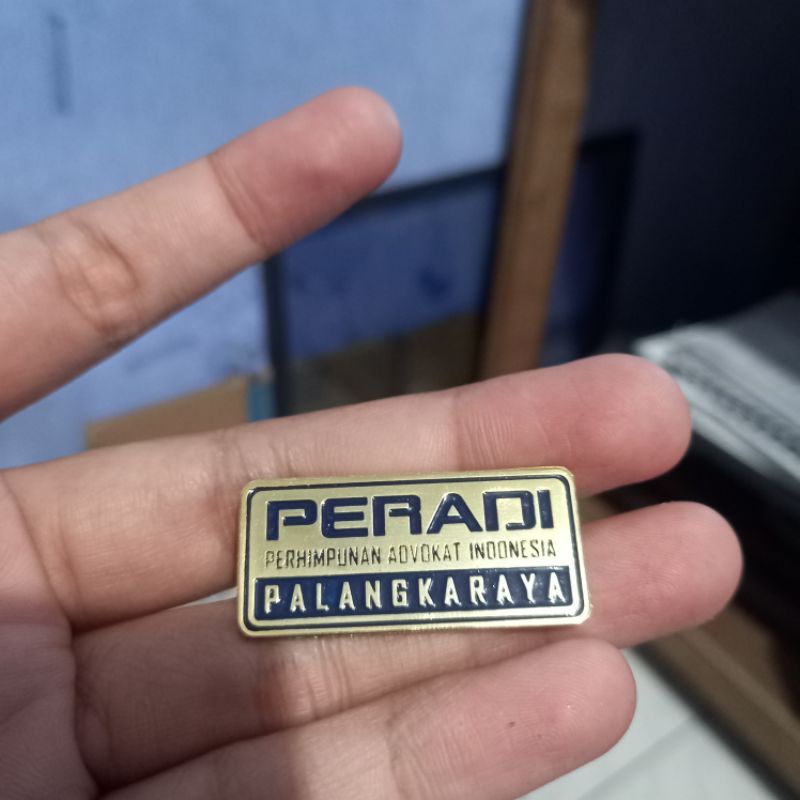 Jual Pin Peradi Palangkaraya emas custom | Shopee Indonesia