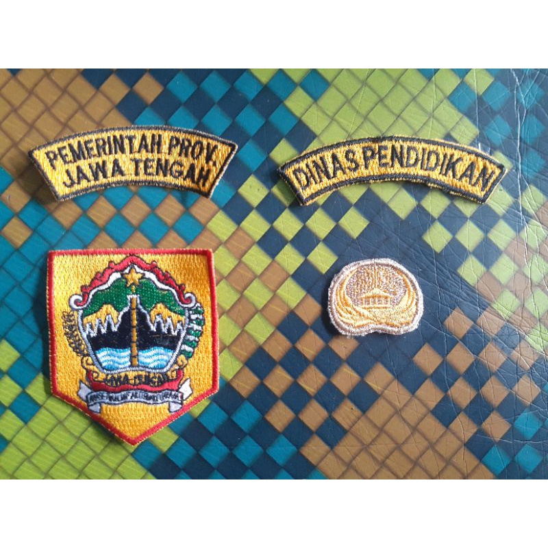 Jual 1 Set Atribut Logo PDH/Guru/PNS Pemerintah Provinsi Jawa Tengah ...