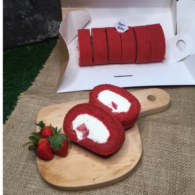 Jual Red velvet cream cheese (korean roll cake) | Shopee Indonesia