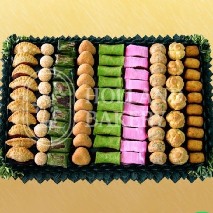 Jual Kue tampah/ kue nampan kotak persegi uk sedang by Holland Bakery | Shopee Indonesia