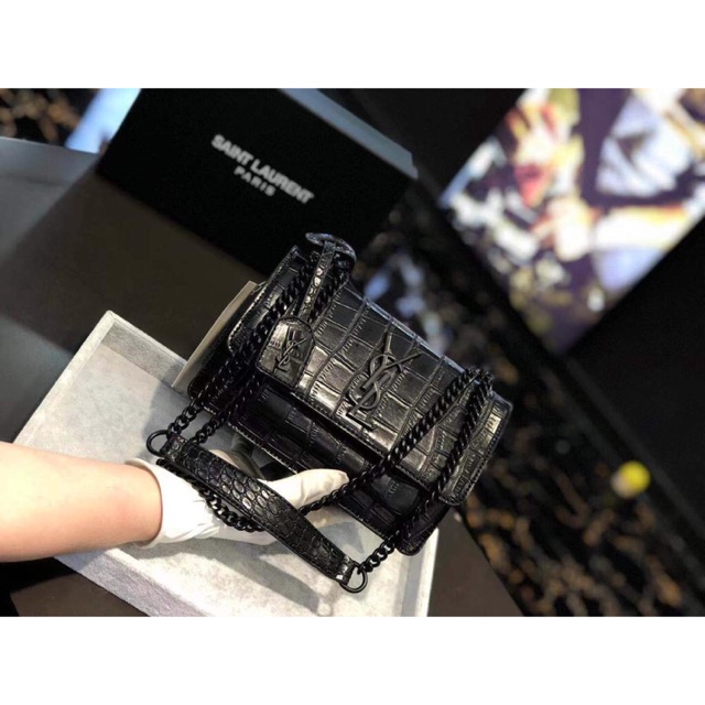 Jual YSL Classic Cleopatra | Shopee Indonesia