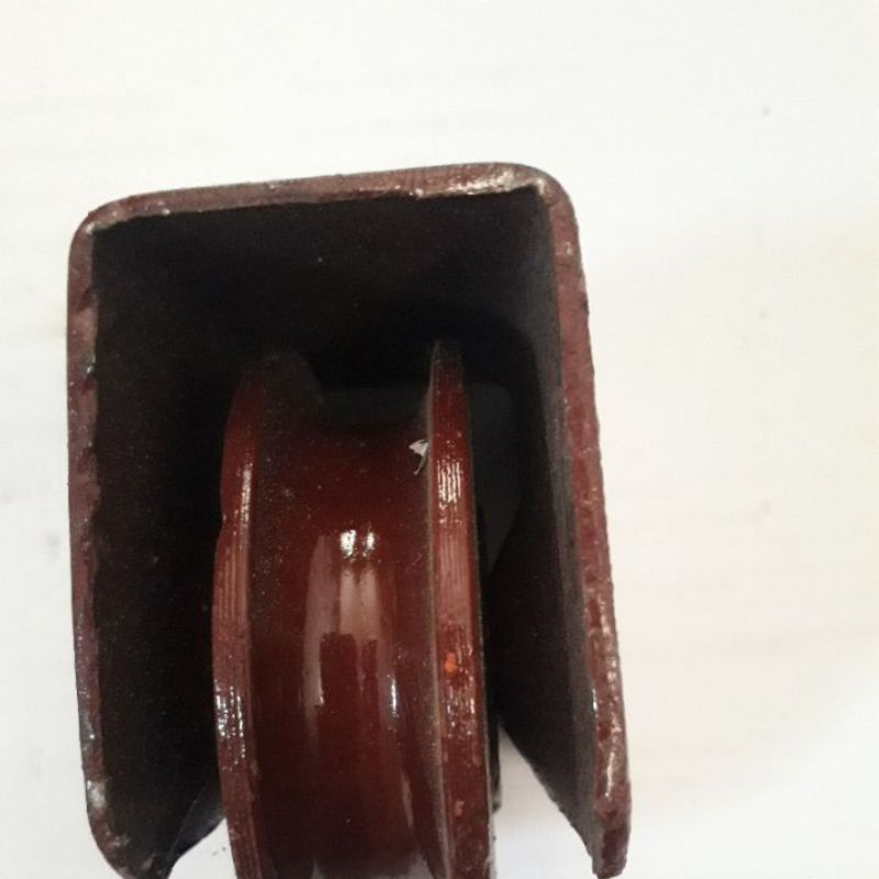 Jual roda besi lebur/ cor 6 cm jalur rel besi behel atau as | Shopee ...