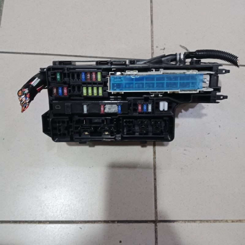 Jual box sekring fuse box sekring toyota innova fortuner hilux bensin ...