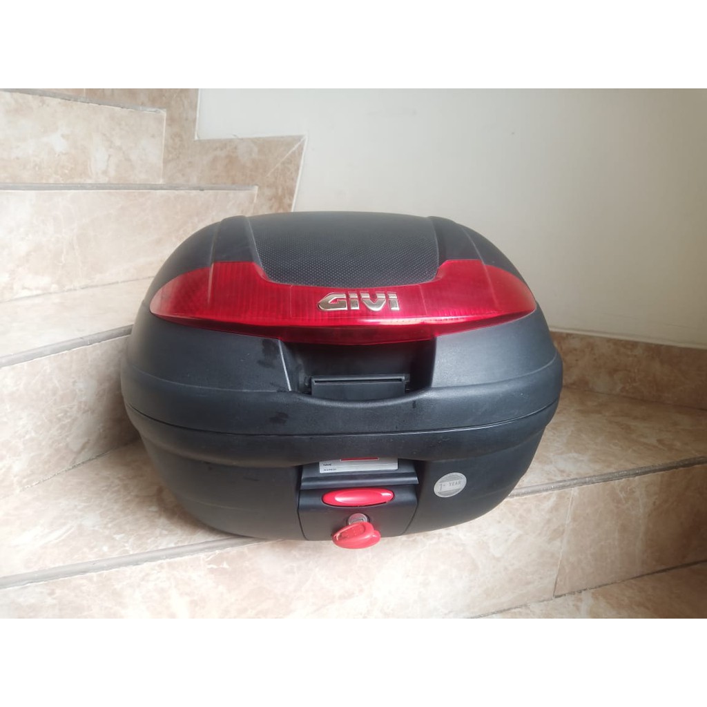 Jual Box Givi E34 Non Lampu Second Murah kotak Motor simpan jas hujan 34 Liter | Shopee Indonesia