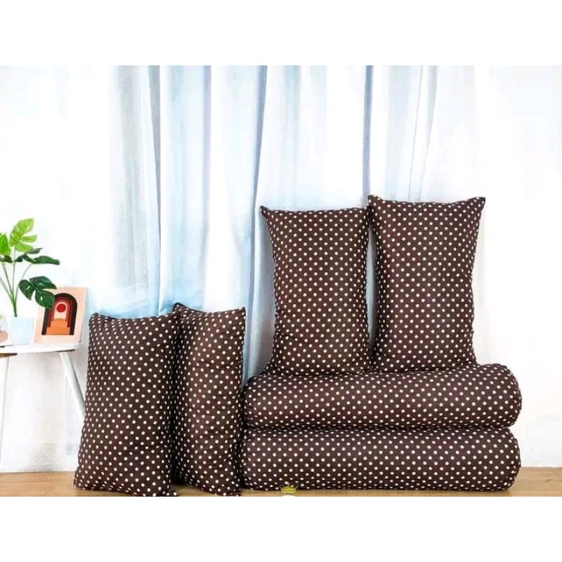 Jual 4 bantal dan 2 guling motif polkadot isi kapuk randu asli | Shopee ...