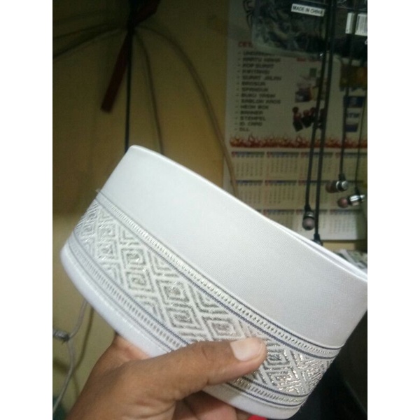 Jual peci songkok kopiah putih bahan mengkilap untuk akad nikah untuk ...