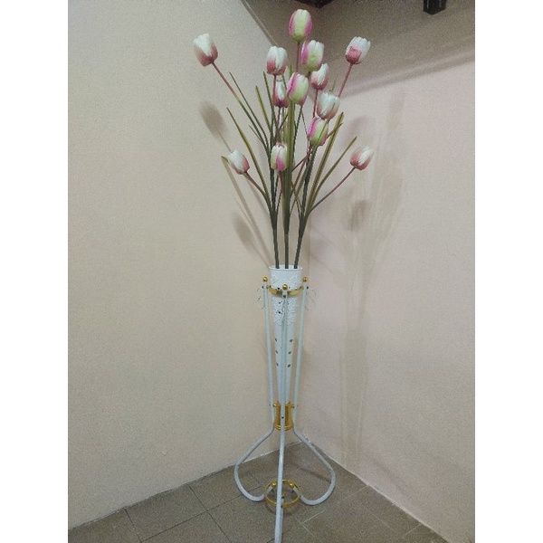 Jual RANGKAIAN SET BUNGA LILY + POT SUDUT, 120CM | Shopee Indonesia